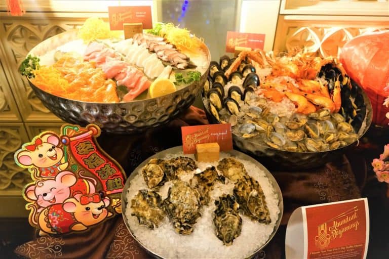 Chinese New Year Buffet Dinner at Makan Kitchen DoubleTree By Hilton JB ...